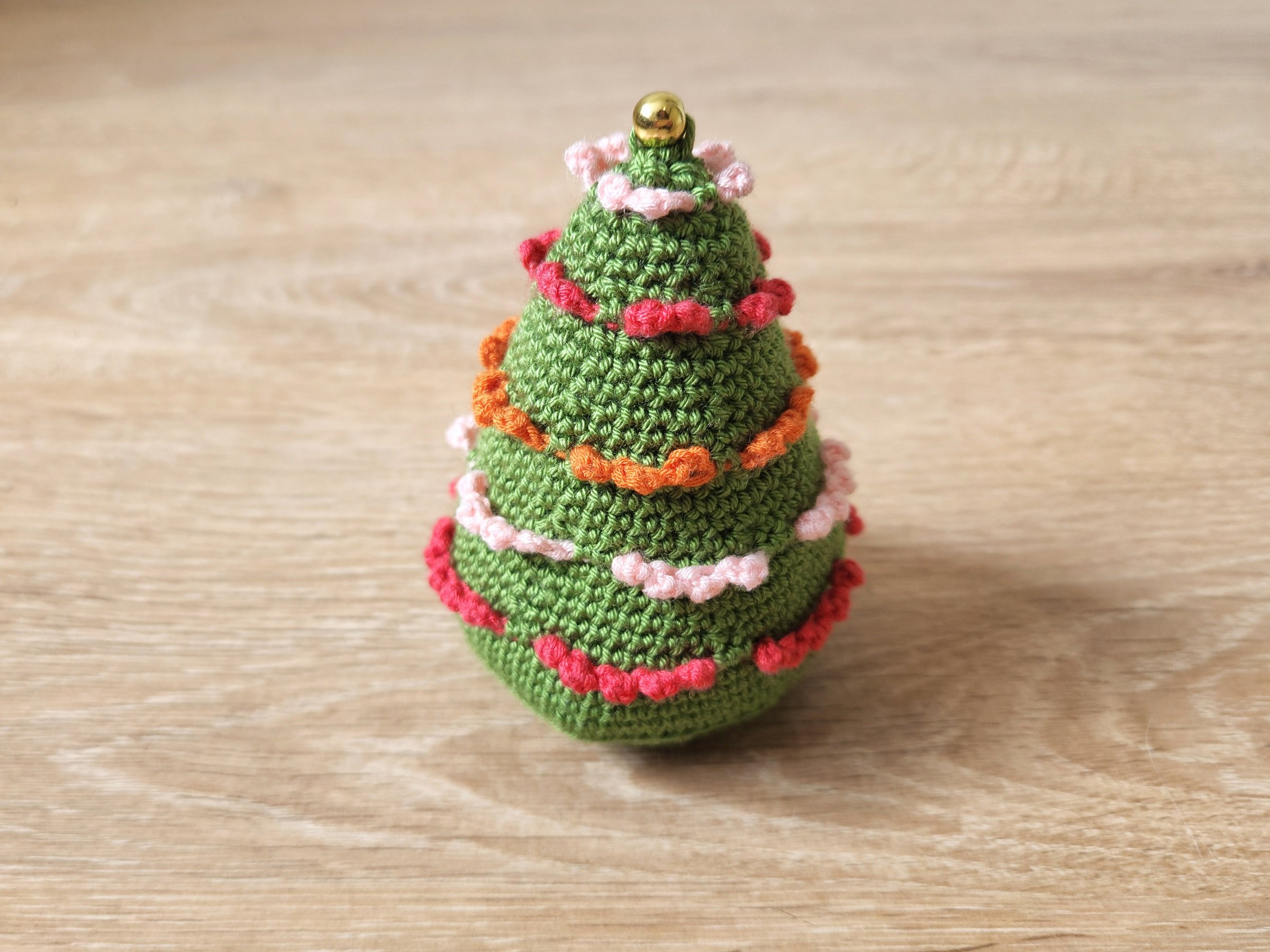 Tiny Garland Christmas Tree • Free Crochet Patterns and Tutorials