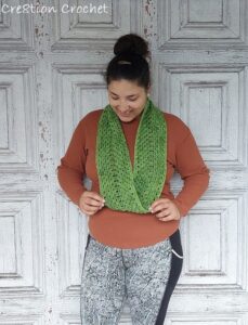 Mobius Twist Infinity Scarf • Free Crochet Patterns and Tutorials